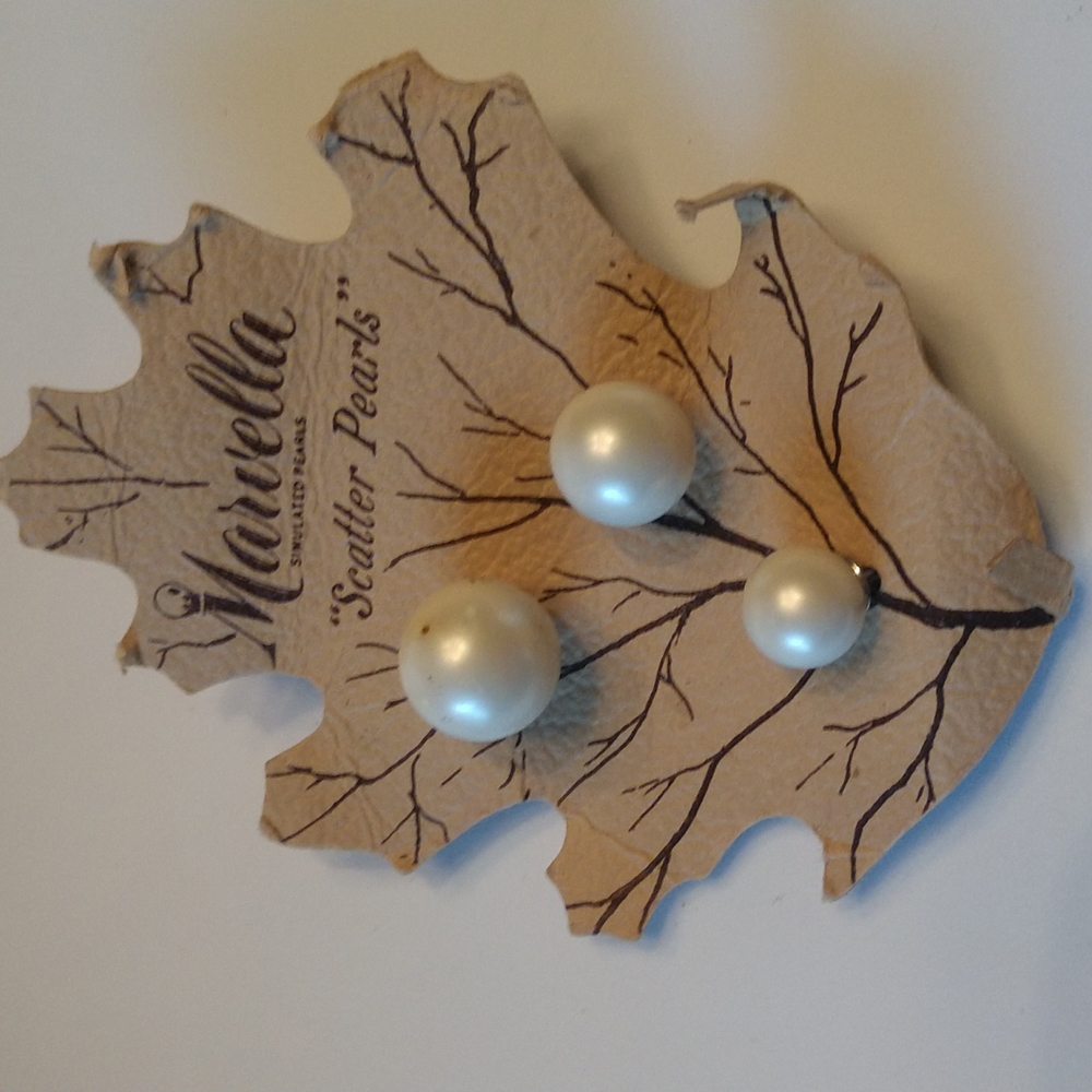 Vintage Scatter Simulated Pearls - Gem